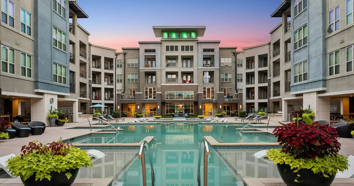 Everly Apartments Reviews | Houston Apartments